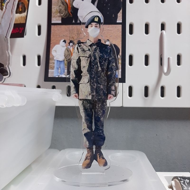 Jin STANDEE MILITARY | Shopee Malaysia
