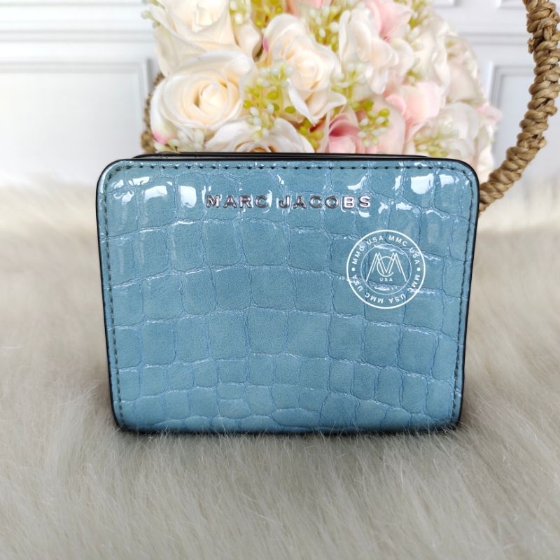 MJ THE GROOVE SMALL BIFOLD WALLET SHINY CROCCO | Shopee Malaysia