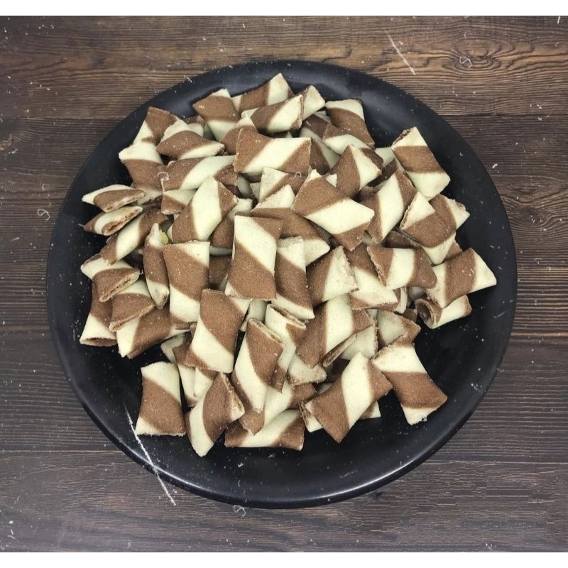 Roll pillow waffer snack | Chocolate wafer 65g | Shopee Malaysia