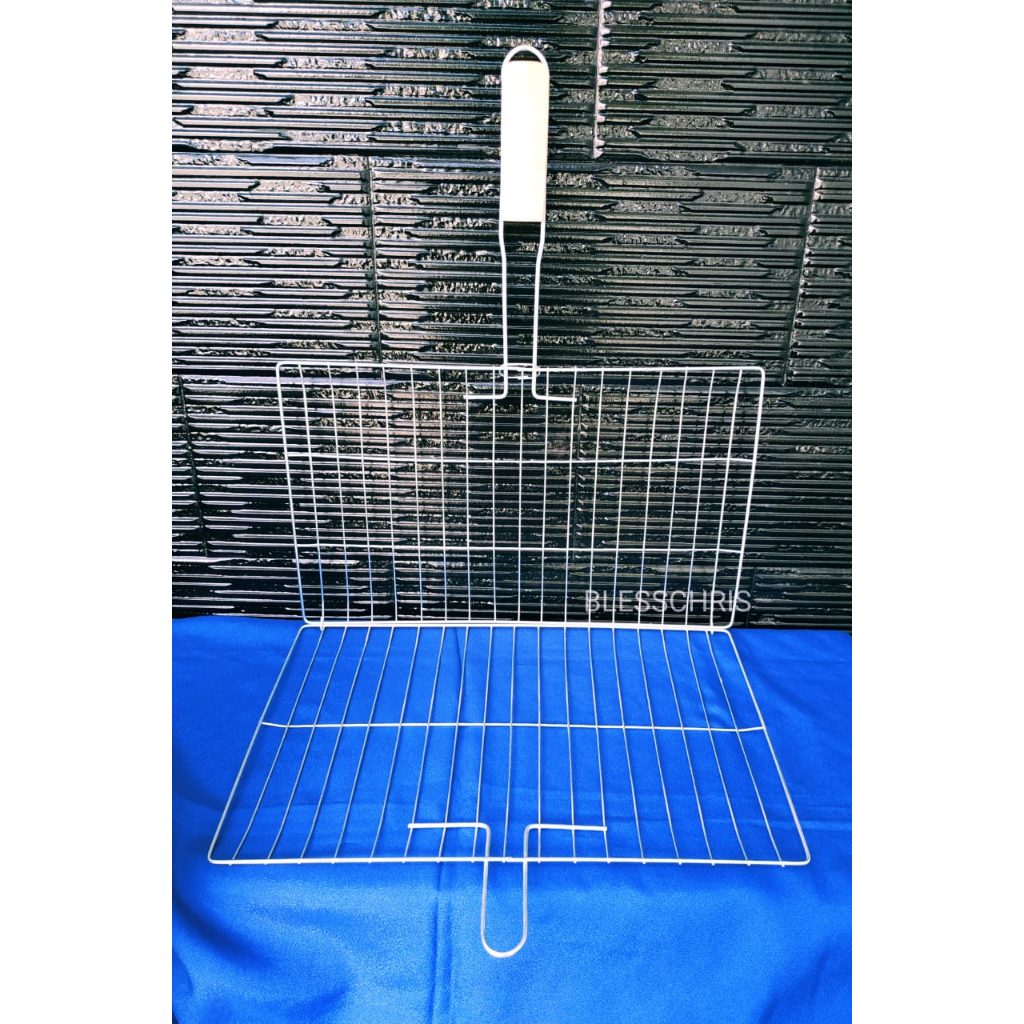 GALVANIZED FISH GRILL LONG WOODEN HANDLE / CHICKEN FISH GRILL ...