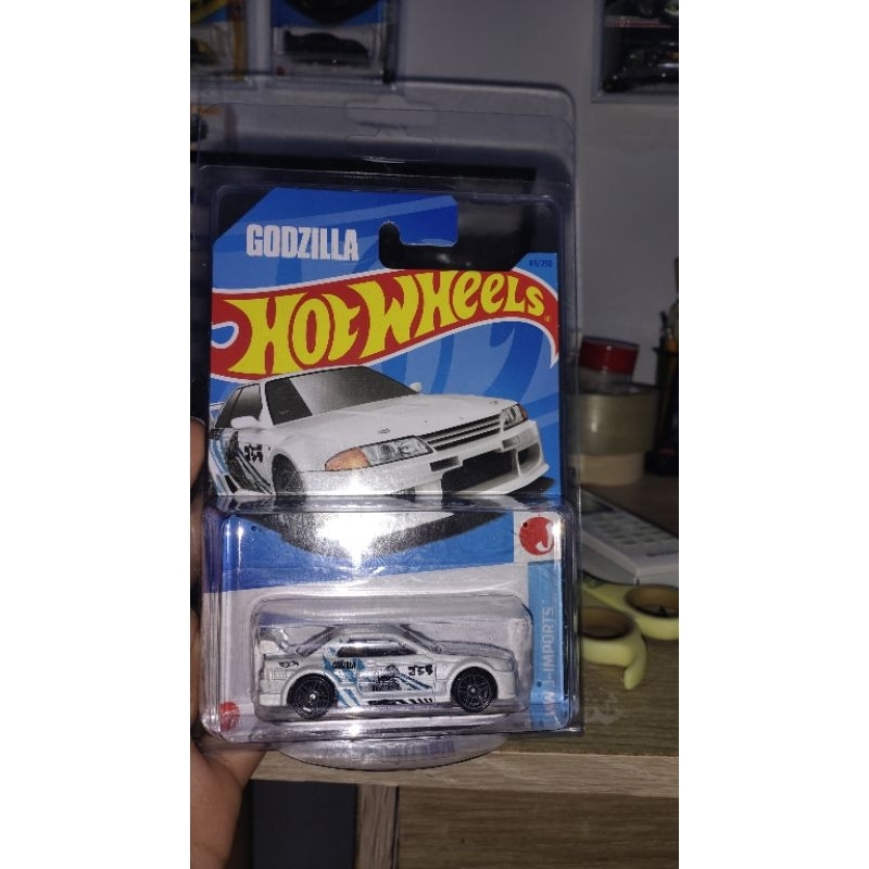 Nissan skyline r32 godzilla hotwheels | Shopee Malaysia