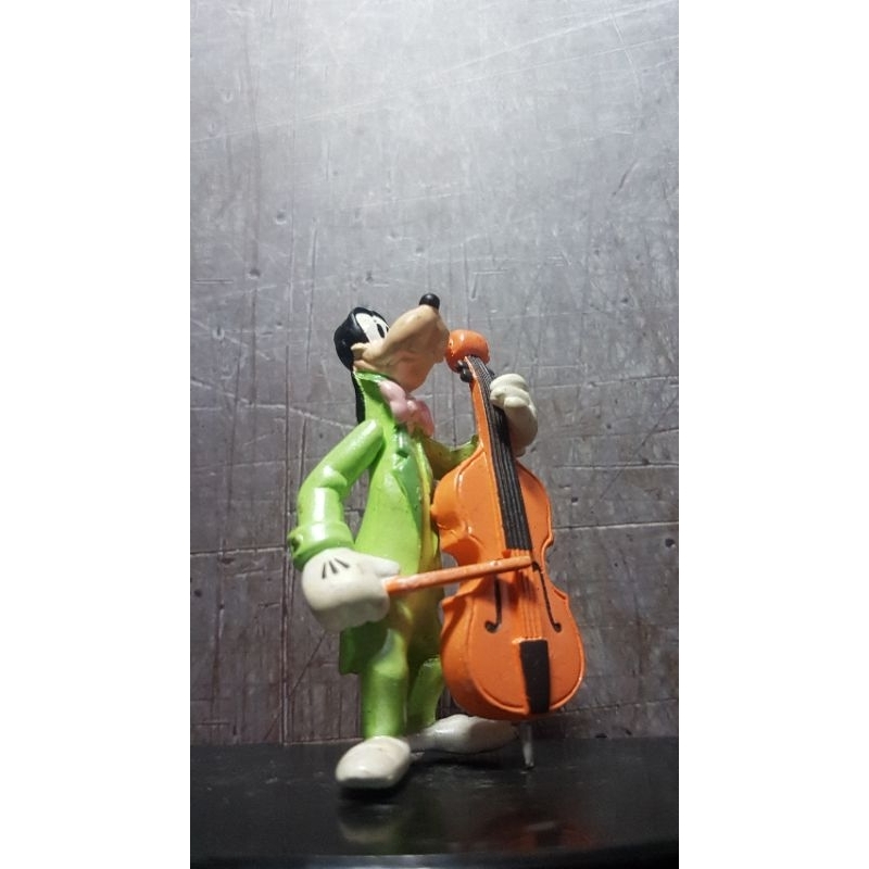 Disney Concert Goofy Playing Violin Figure | Shopee Malaysia
