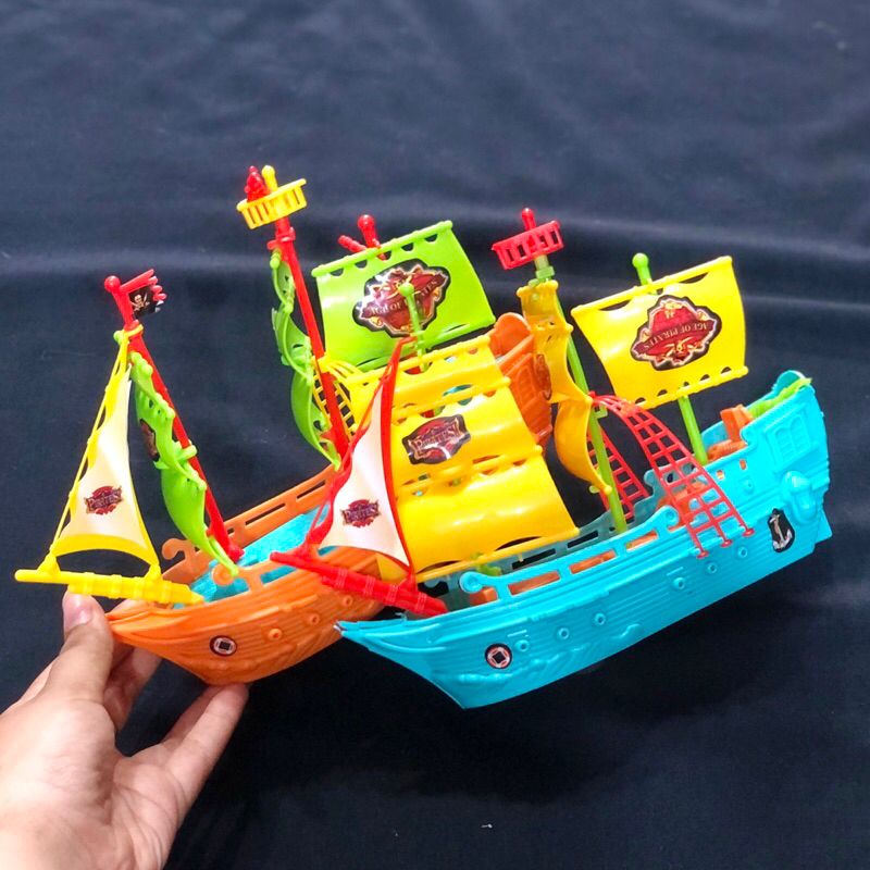 LAYAR Miniature Toy Pirate Ship Pirate Ship Big Sail Boat Toy Funny ...