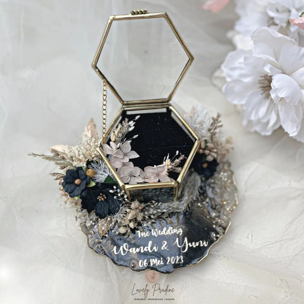HITAM Premium Black Theme 6-sided Terrarium Resin Ring box | Shopee ...