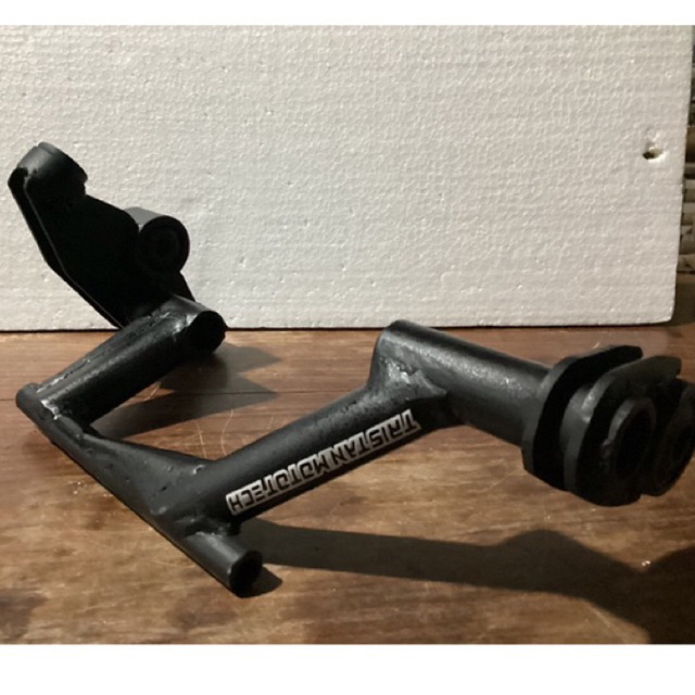 Custom engine mounting vario 160 pcx 160 adv 160 | Shopee Malaysia