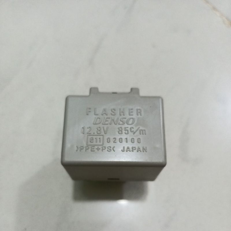 Flasher sign Toyota Innova Fortuner Hilux Alphard Vellfire Camry ...