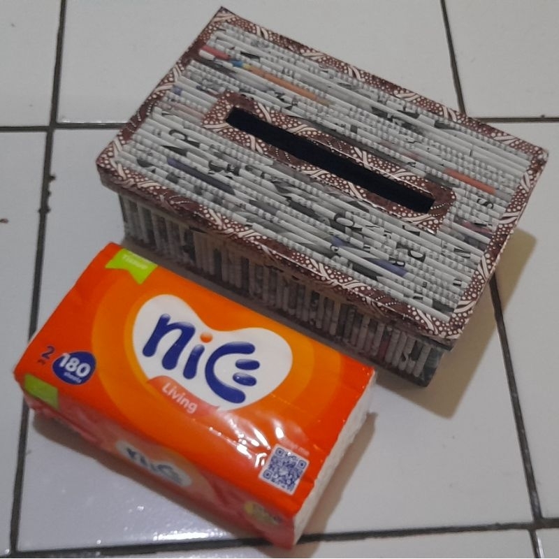 Manual Newspaper Tissue Box Newspaper Handicrafts Recycled Minimalist ...