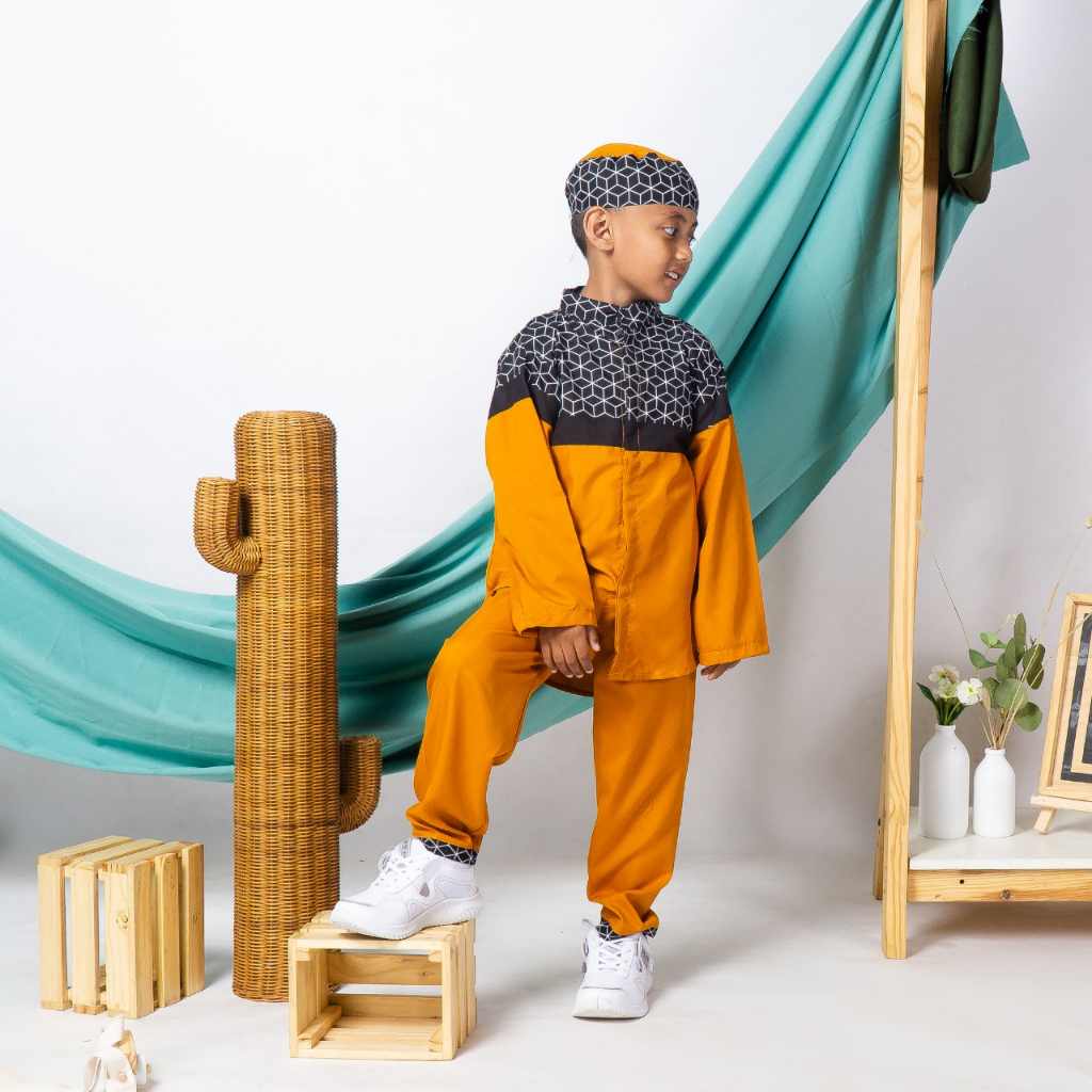 The Latest Children's BATIK KOKO Suits/KOKO Suits For Children Aged 1 ...