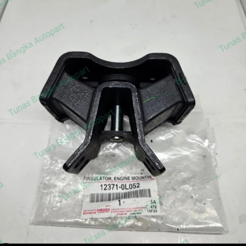 Transmission Mounting Innova Fortuner Diesel Matic 12371-0L052 ...