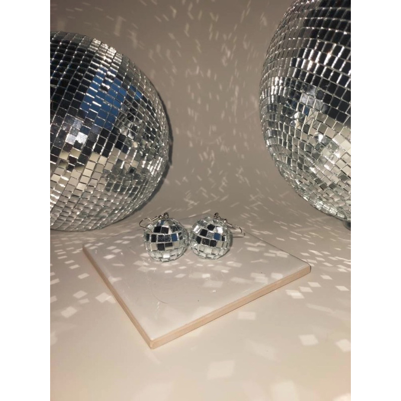 Taylor SWIFT MIRRORBALL EARINGS - MIRRORBALL Earrings - TAYLOR SWIFT ... Taylor SWIFT MIRRORBALL EARINGS - MIRRORBALL Earrings - TAYLOR SWIFT ...