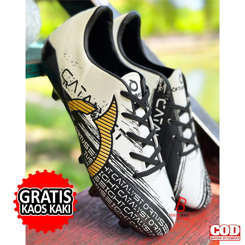 45 % NEW ORTUS FOOTBALL SHOES, Football Shoes, Minisoccer Ortuseight ...