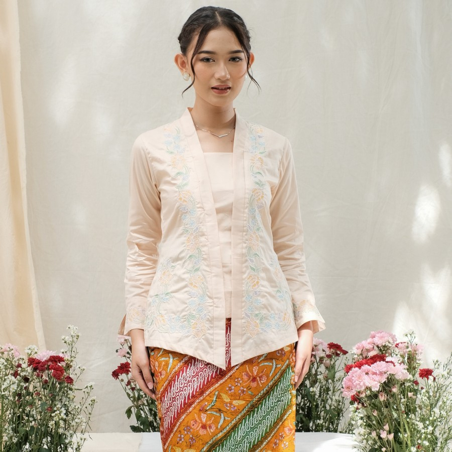 KATUN Meradelima Long Sleeve Embroidered Encim Kebaya, Cream Japanese ...