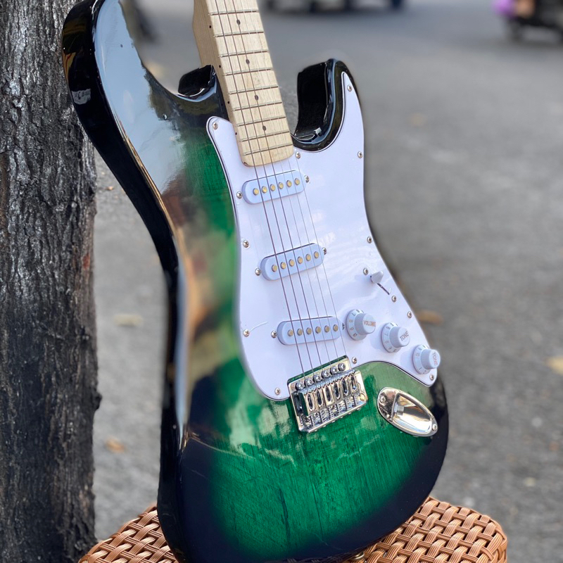 ORIGINAL DIFERGIO ELECTRIC GUITAR no Fender Stratocaster | Shopee Malaysia