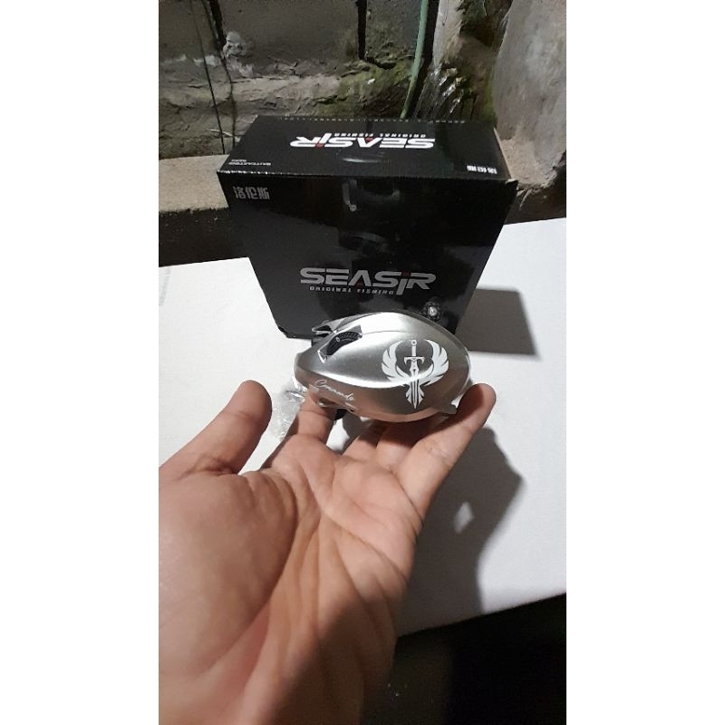 This commando baitcasting mending reel is compared to kastking | Shopee ...