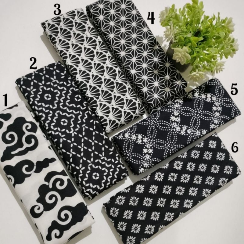 KATUN PUTIH HITAM Black And White Stamped Batik Cloth, Black And White ...