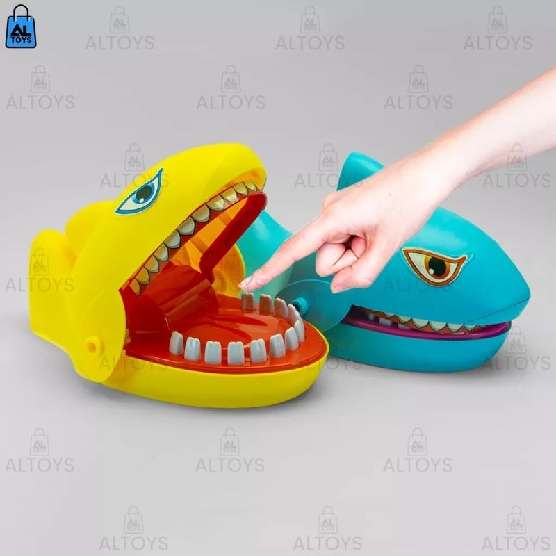 The newest toy shark finger biting shark prank shark shark caplok shark ...
