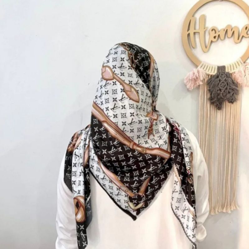 PUTIH Hijab Quadrangle PREMIUM LV BUTON White/ Rectangular HIJAB With ...