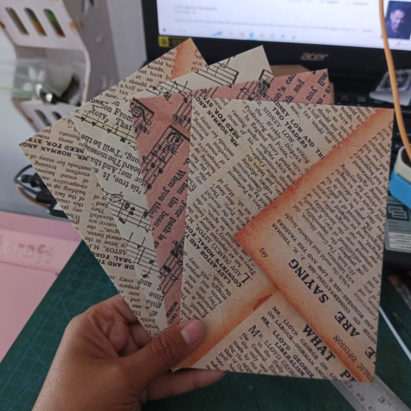 Aesthetic vintage Newspaper Pattern Envelope | Envelope | Angpau ...