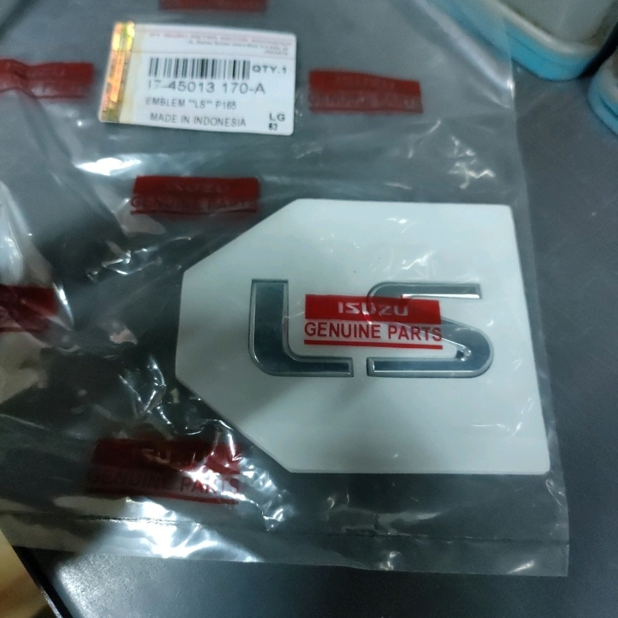 Original ISUZU LS PANTHER EMBLEM | Shopee Malaysia