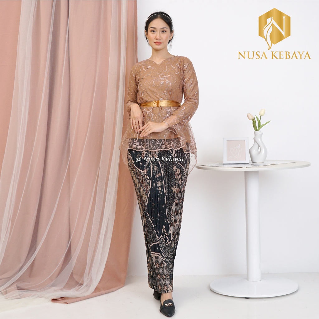 - Graduation Kebaya Batik Brocade Skirt Suit/Aurora Tile Kebaya Ribbon ...