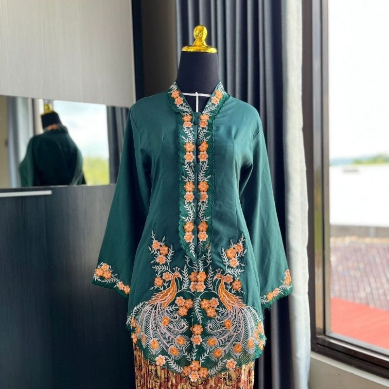 KATUN Zahrah Gallery - Kebaya with Peacock Flower Embroidery Motif ...