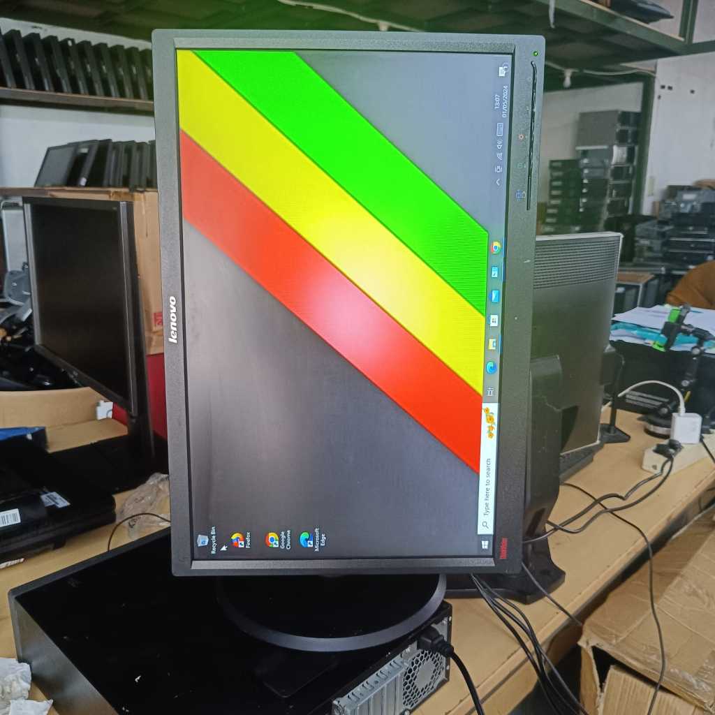 Lenovo 22 Inch Widescreen LCD Monitor Can Take A Second Monitor ...