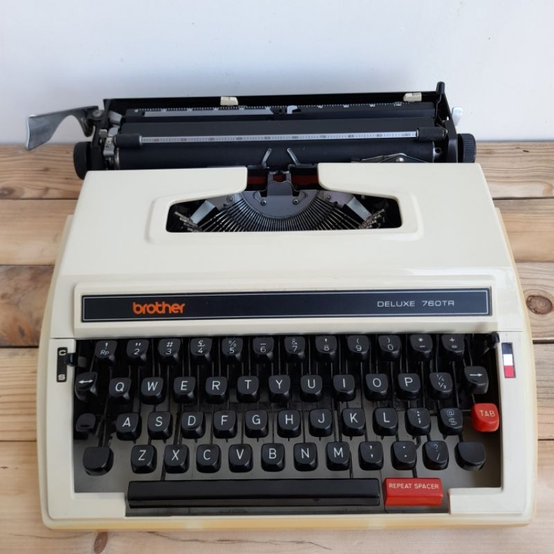 MESIN Brother 760 TR Typewriter vintage vintage vintage Typewriter ...