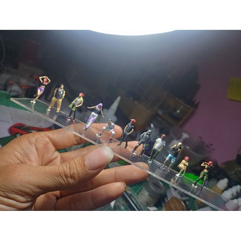 Random boy and girl figures for diecast 1:64 scale hotwheels, matchbox ...