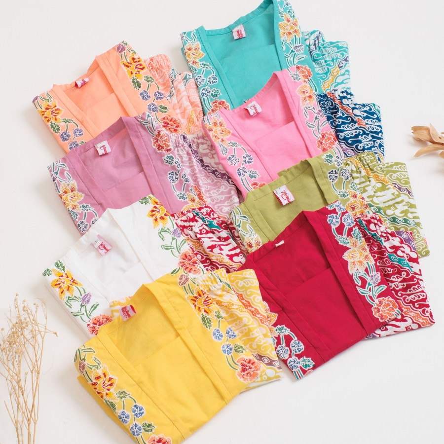 KATUN Encim baby batik Kebaya set with meradelima cotton short sleeves ...