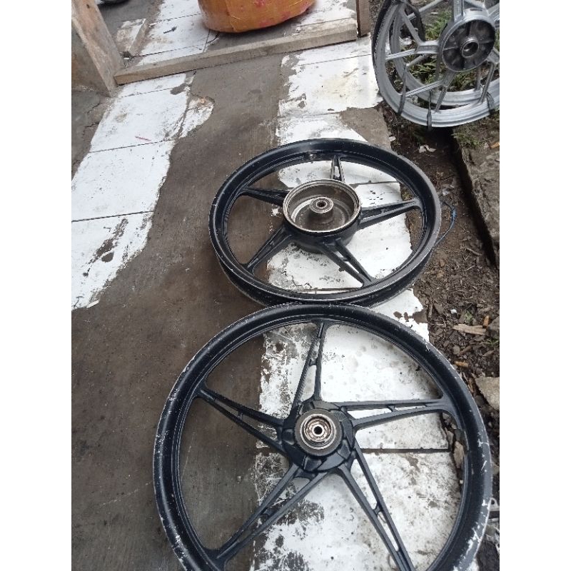 Yamaha Jupiter MX old PNP Jupiter burhan original front and rear rims ...