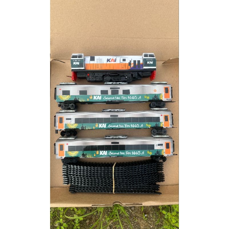 Packages Of Indonesian Railway Toys, cc206 LIVERI Locomotives For Eid ...