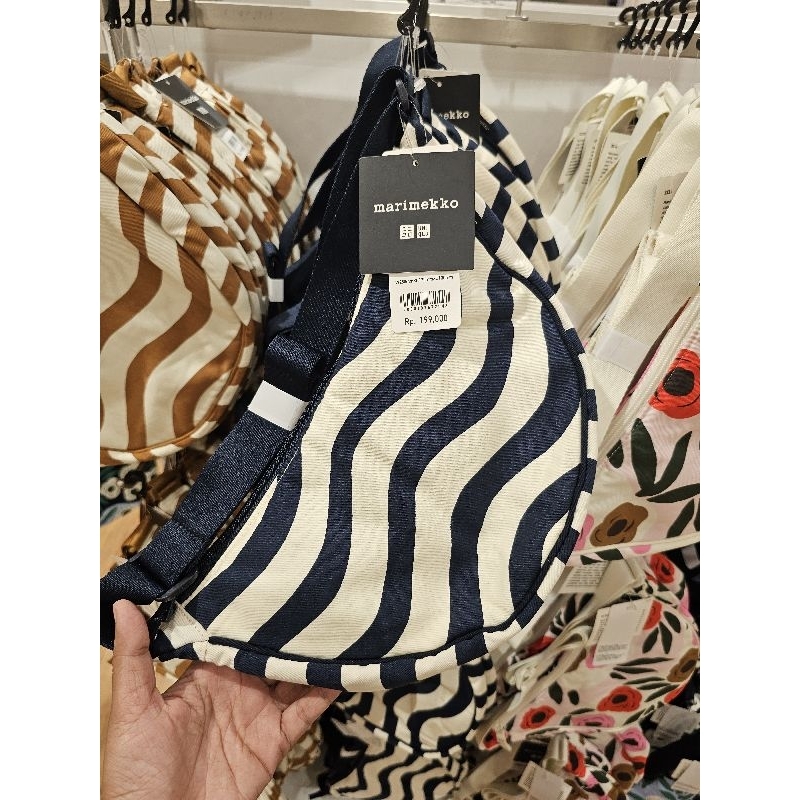 Uniqlo 129K!!️ Shoulder BAG X MARIMEKKO !!️[Jastip UNIQLO] | Shopee ...