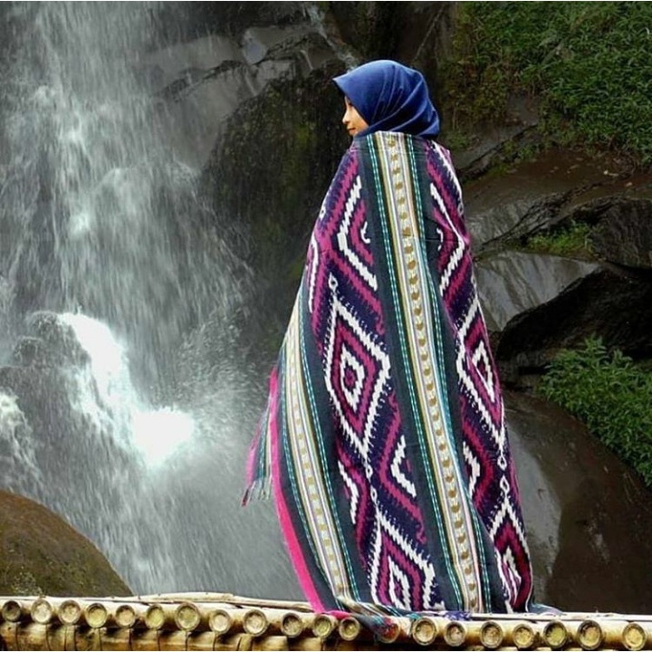 BLANKET WOVEN FABRIC by Pandhawa Ethnic PRE WEDDING WOVEN BLANKET ...