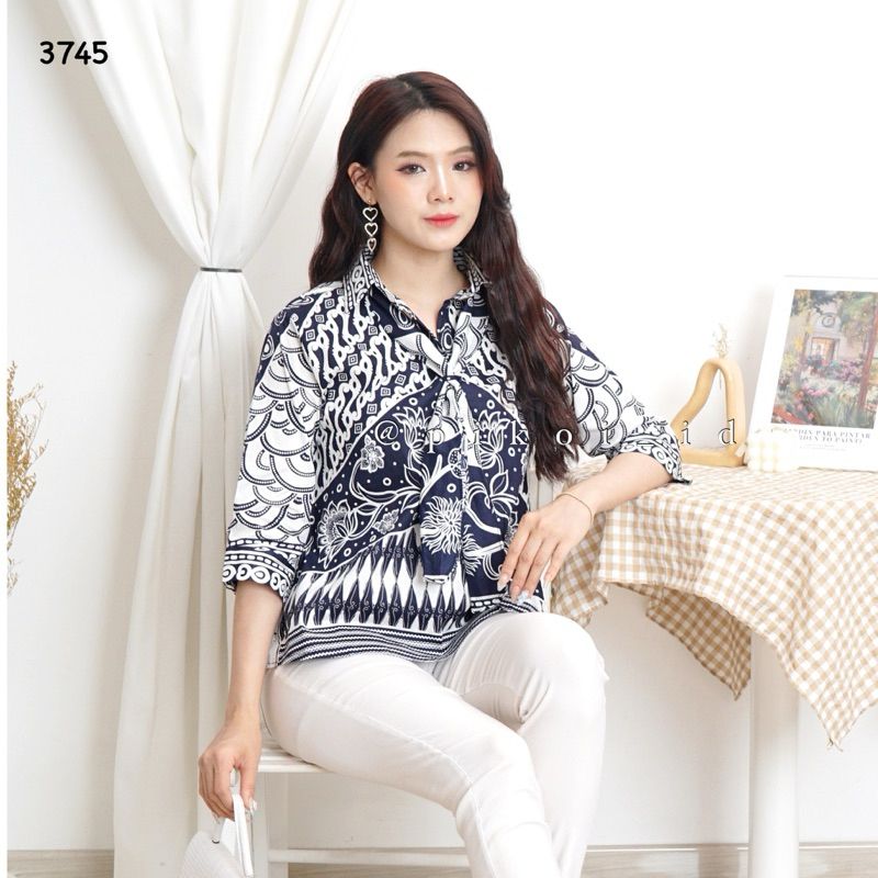 Girls' batik clothes / batik tops / batik blouses / women's batik ...