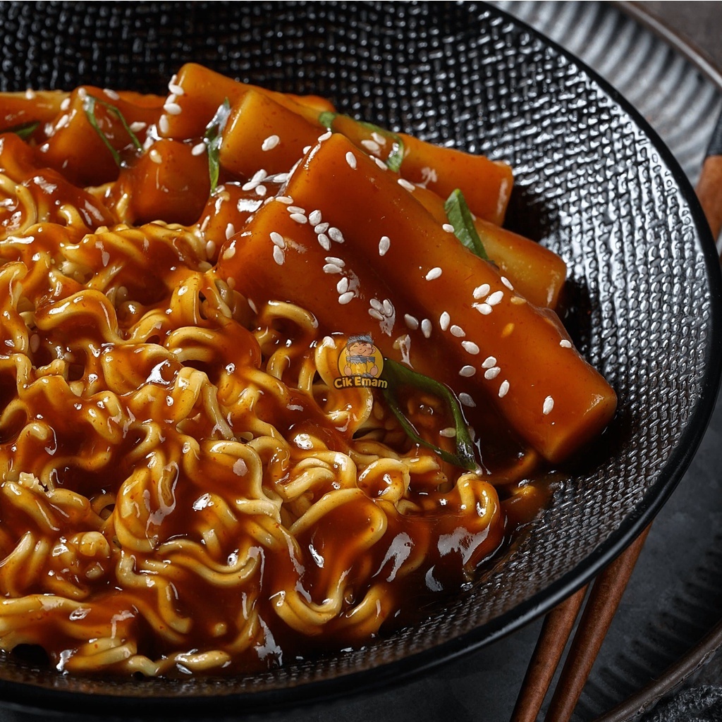 Topokki Rabokki Korean Street Food - Tteokpokki Rabokki Spicy Savory ...