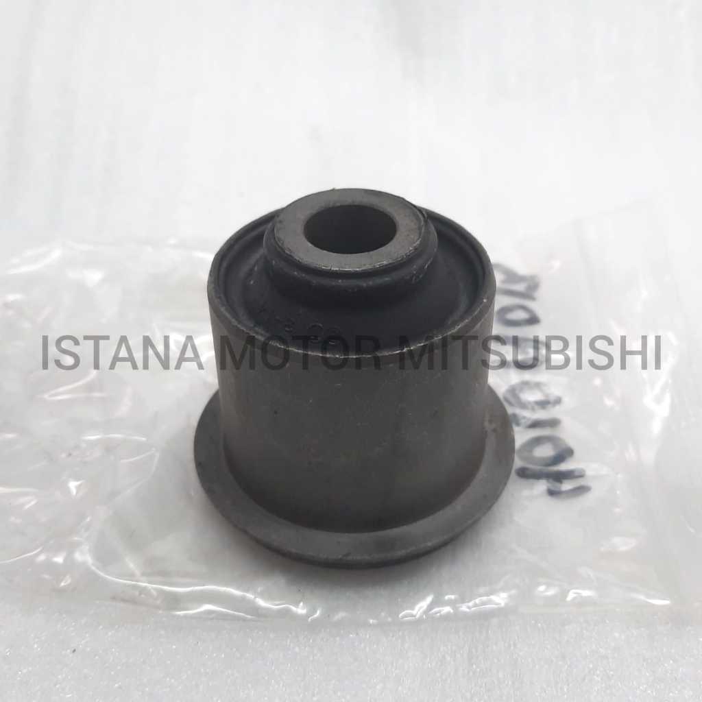 Upper Arm Bushing Original Genuine Mitsubishi Pajero Sport Triton KB4 ...