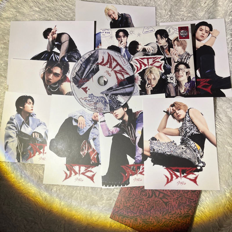 Album Only ATE Stray Kids Letter vers. Postcard only members of SKZ ...