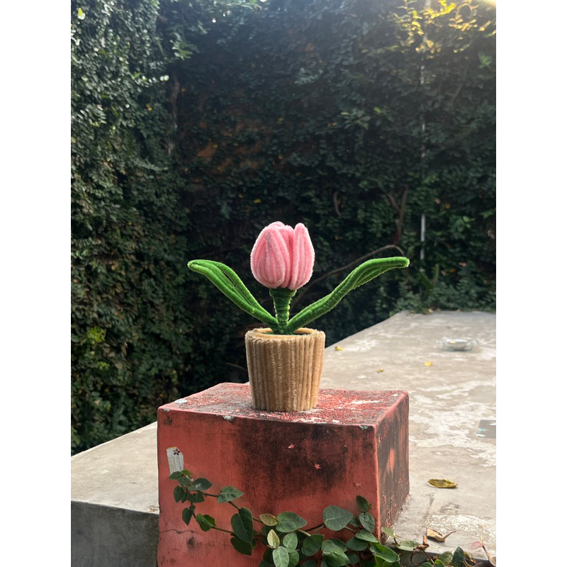 Tulip flower pipe cleaner flower pot bucket bouqouet feather wire ...