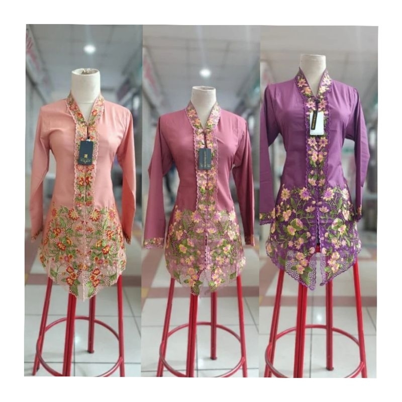Flower Embroidery Tille KEBAYA // Long Sleeve Adult Women's Brocade ...