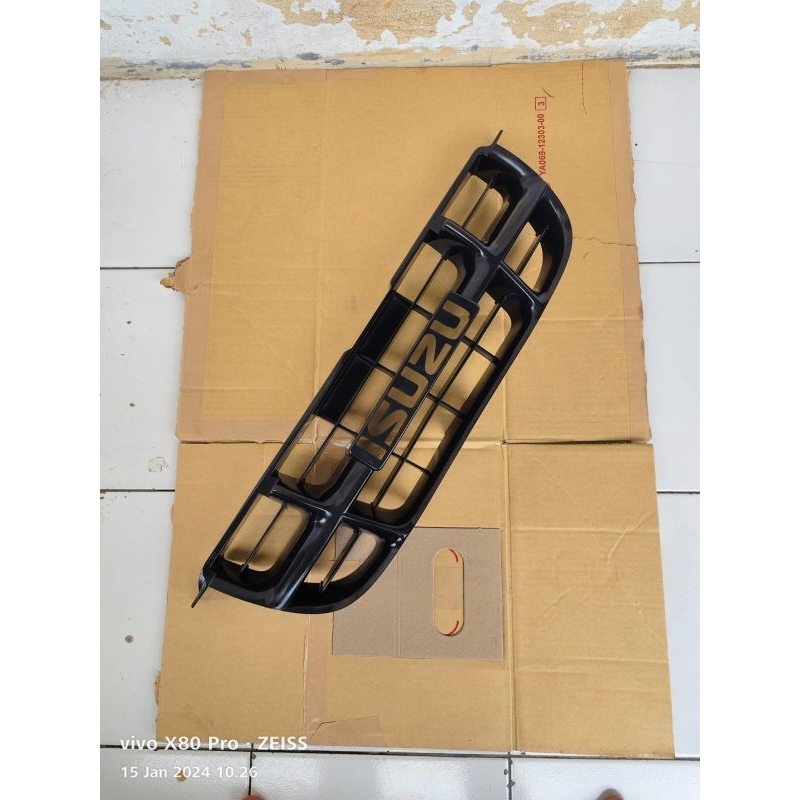 Grill Izuzu Grille Panther Capsule 2000-2004 Original Original | Shopee ...