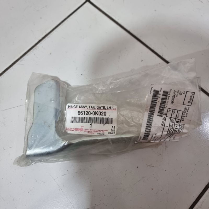 Original Hilux Revo Body Door Hinge 66110/20-0K020 Unit price | Shopee ...