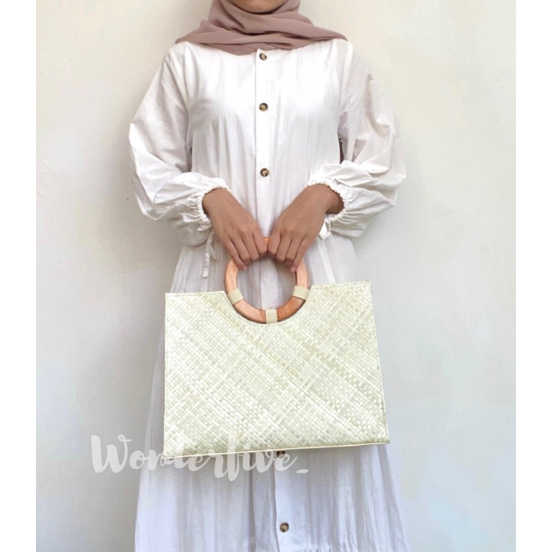 Mendong Ethnic Woven Bag Pandan Natural Wooden Handle Handbag Beach Bag ...