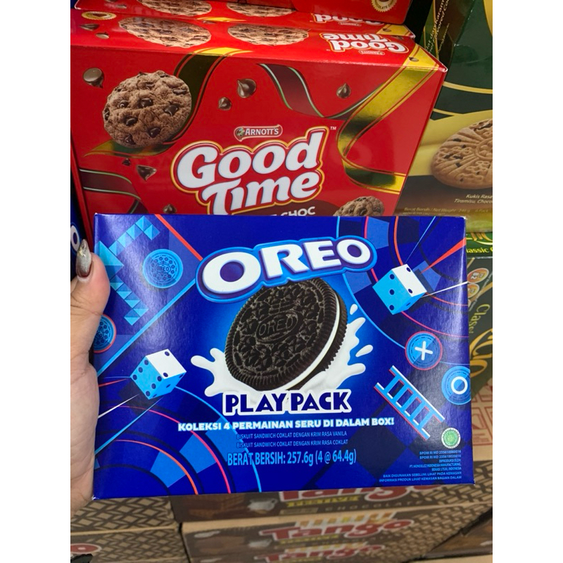 Oreo Vanilla And Chocolate Biscuits Playpack Free Toys [4 x 64.4g ...