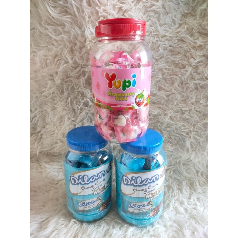 Yupi LOVE CANDY DILAN CHOCO CRUNCHY JAR | Shopee Malaysia