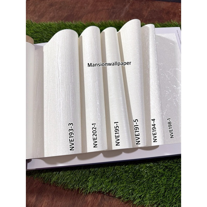 PUTIH Premium Vinyl Plain White Wall Wallpaper with Fiber Motif Texture ...