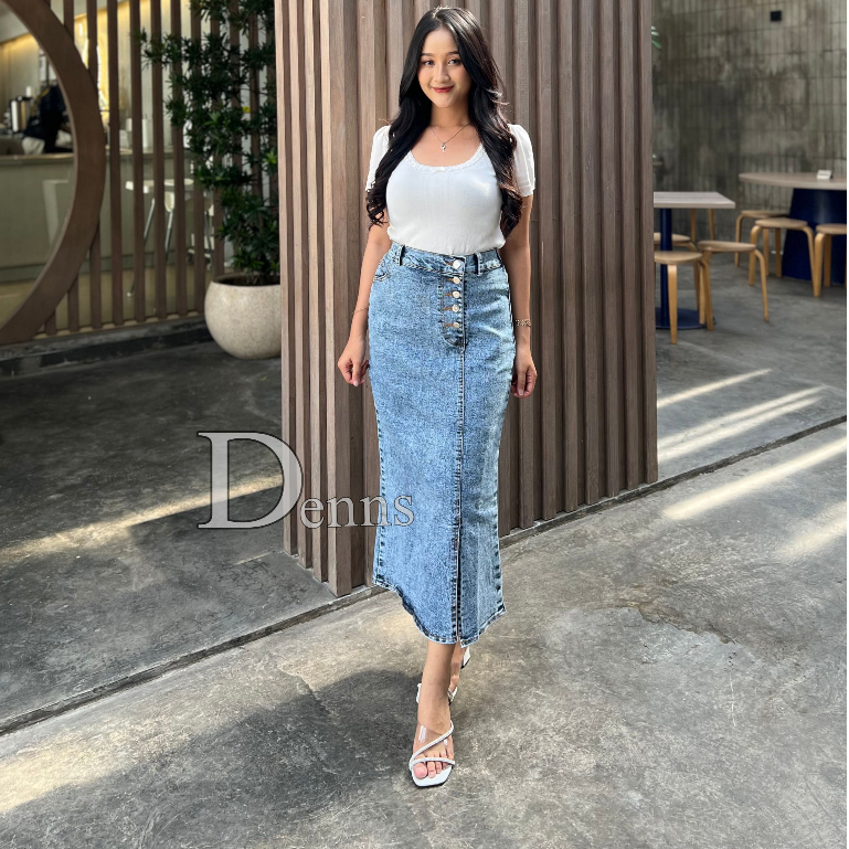 Denns - NEWEST SIDE SPLIT BUTTON JEANS SKIRT | Shopee Malaysia