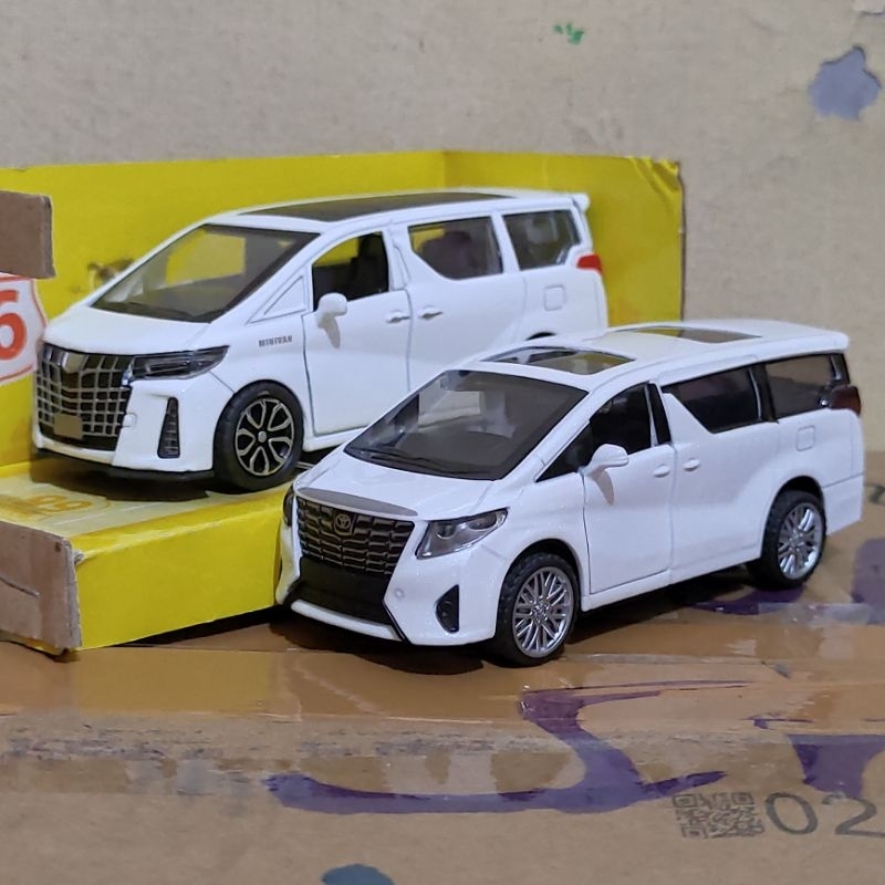 Toyota Alphard 1:43 Car Miniature Diecast Package Alphard Toy Car ...