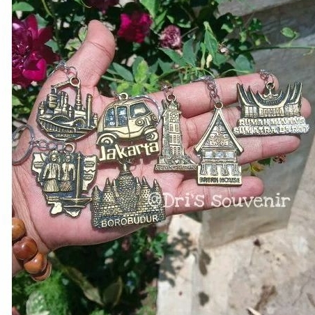 GANTUNGAN (25) LUXURY Keychain Indonesian Souvenirs, Gadang Clock icon ...