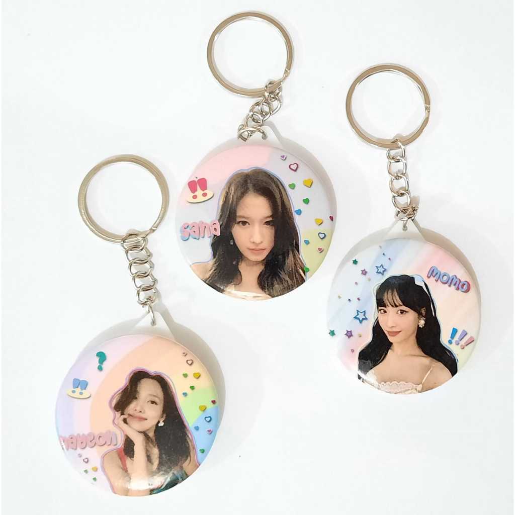 GANTUNGAN Freebies kpop twice key chains/waddle member twice/can ...