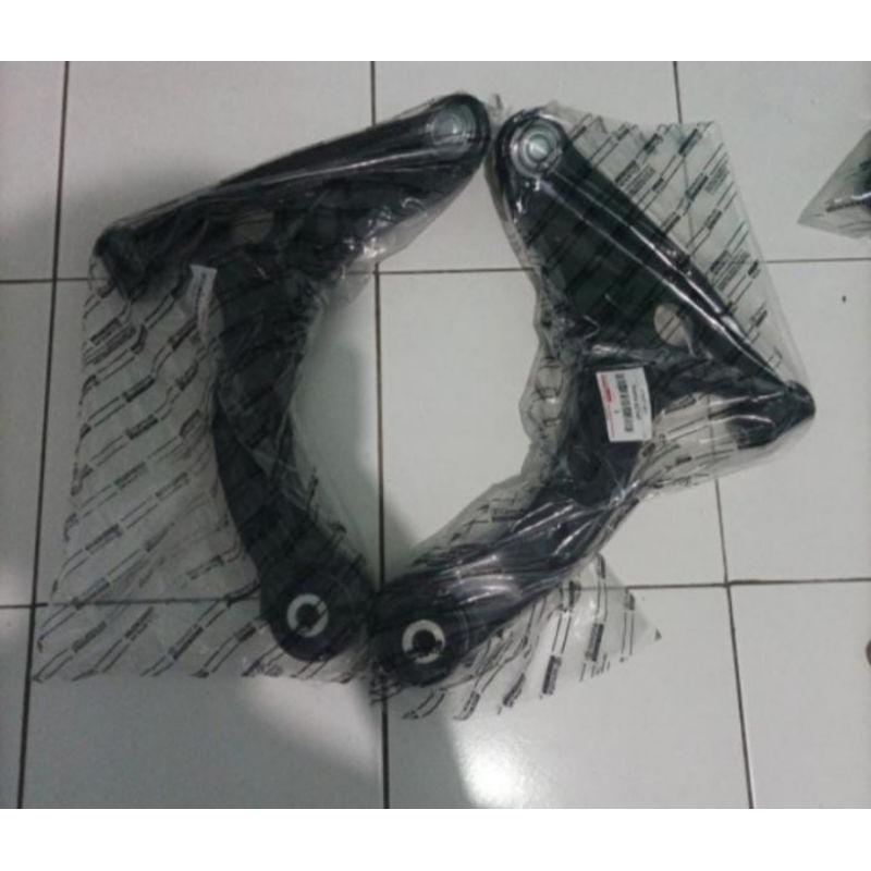 Toyota Rush Terios Front Lower Wing Lower Arm 2004 - 2011 1 Set ...